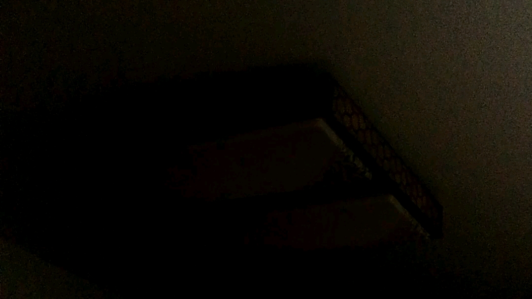 自动手修客厅灯。故障排除。