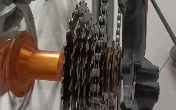 自行车旋式飞轮晃动视频