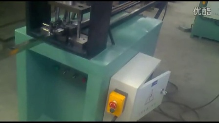 不绣钢护栏扶手JL-GH7方管冲孔机模具设计