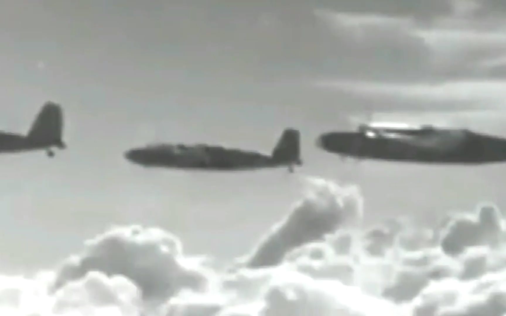 “我的学生都战死了,该我上了!”中国空军教练迎战32架日本战绩.vid