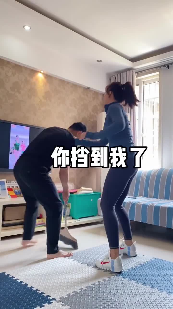 毽子操之前滚翻教学