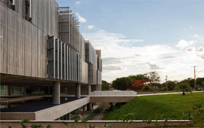 整合建筑与自然的灵活性办公建筑:巴西 Sebrae 总部 / gruposp + ...
