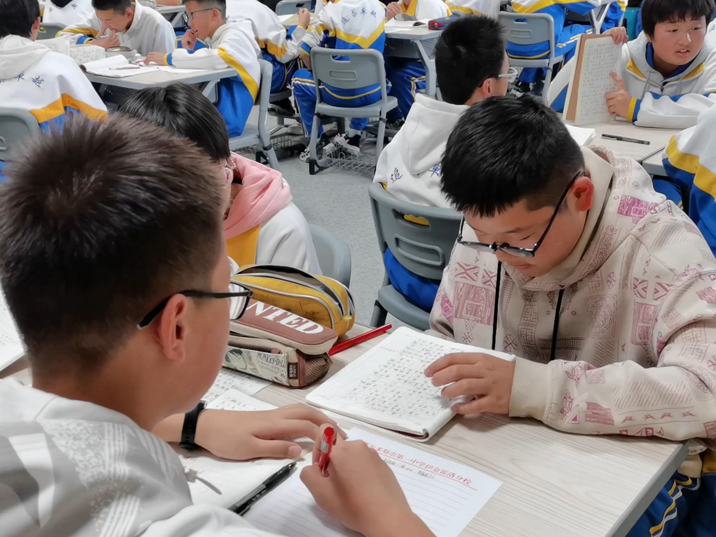...分校给初二学生上:中小学“开放式”作文课改教学实践研究公开课!02