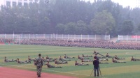 河南林业职业学院军训汇演,教官表演。