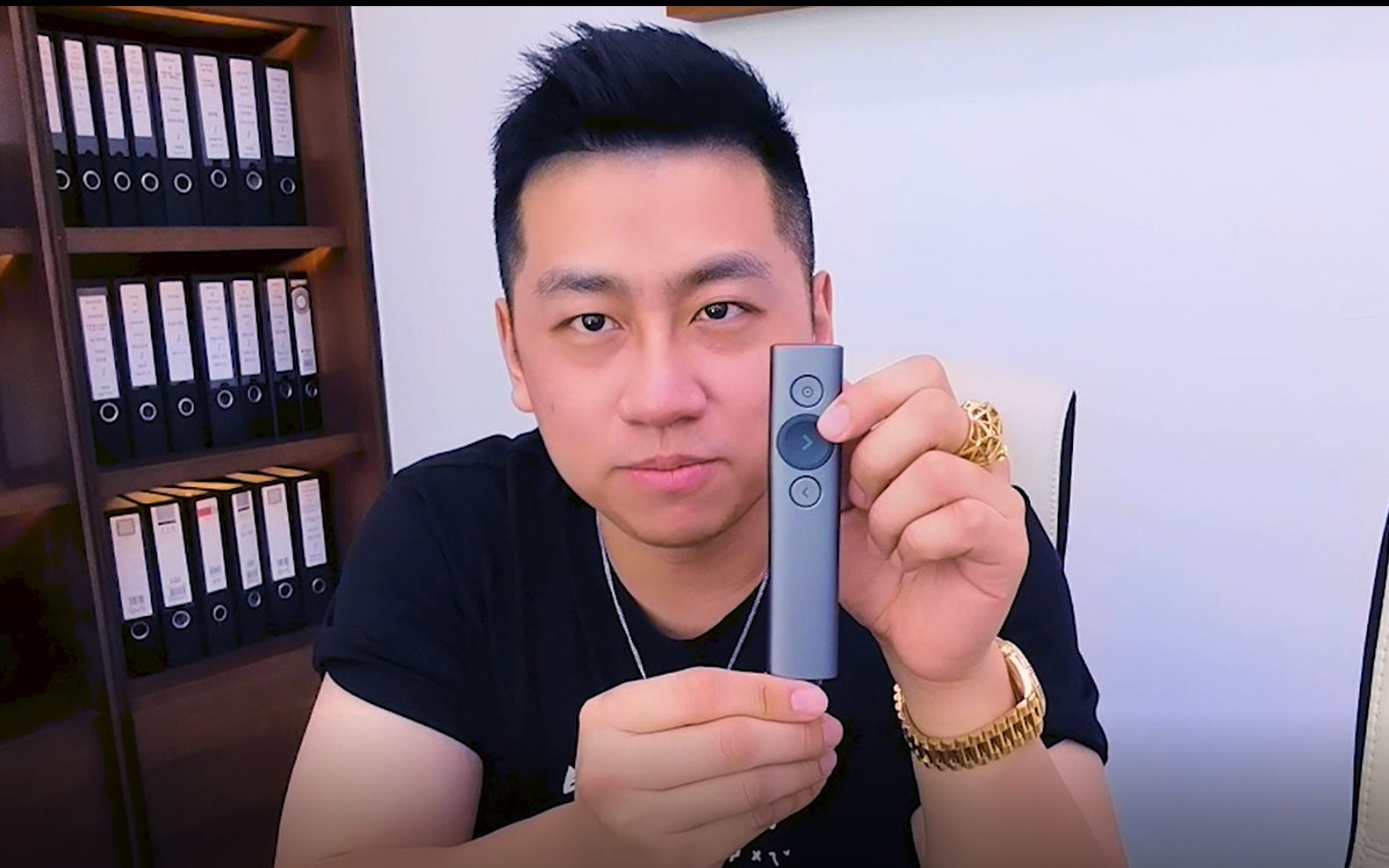 罗技SPOTLIGHT展示笔|评测视频|