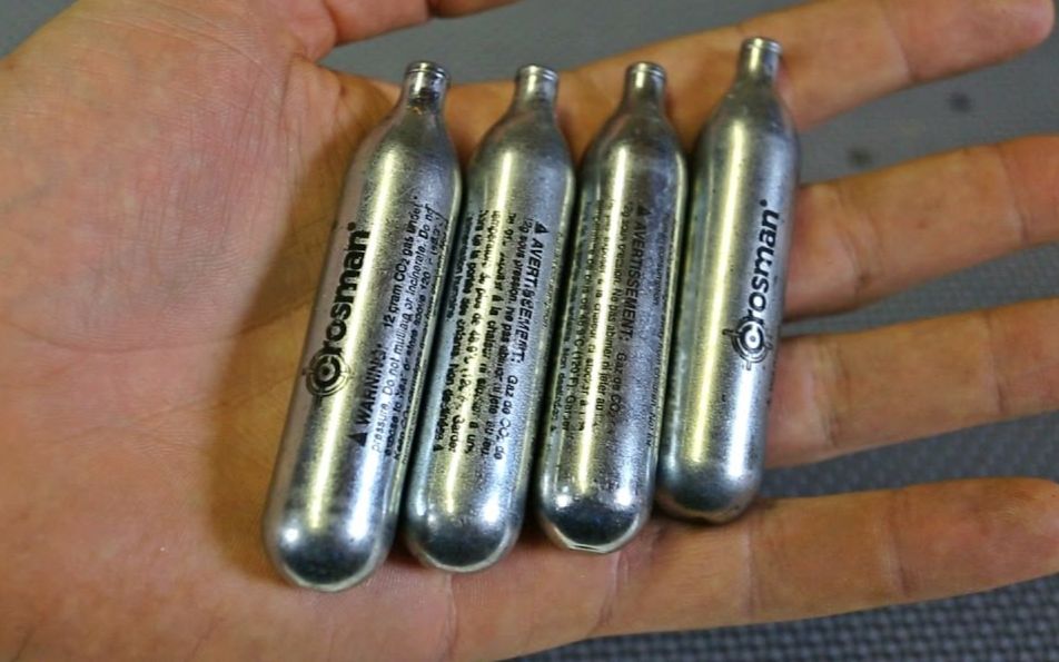 【熊叔实验室】如何用二氧化碳气瓶制造干冰 @柚子木字幕组