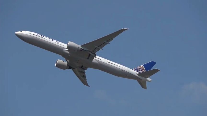 实拍 : 波音777、747、767、737、空客A300、330等飞机起飞与降落