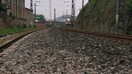 5612次列车重庆到内江