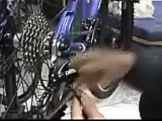 自行车维修技术视频山地自行车组装视频自行车变速器的调整.flv