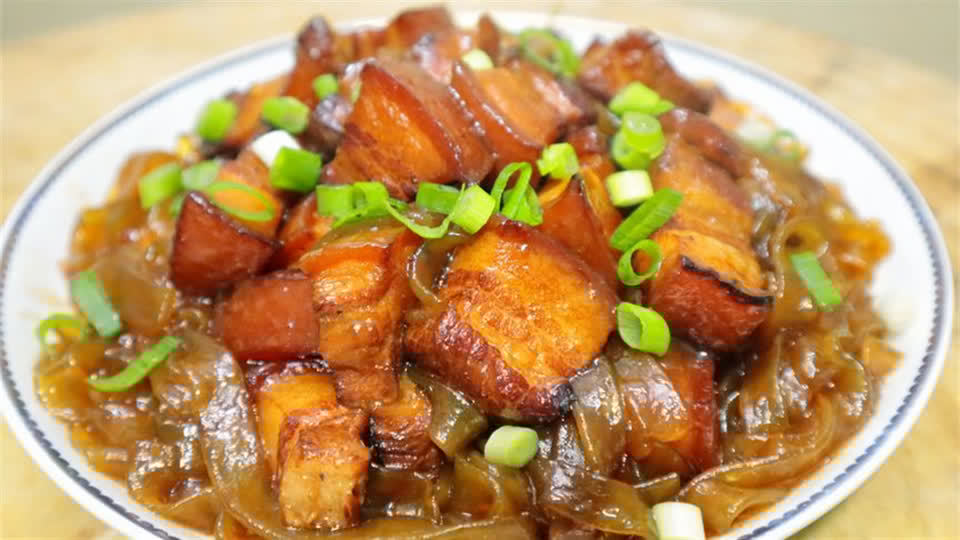 这才是“猪肉炖粉条”正确的做法,大厨讲解详细
