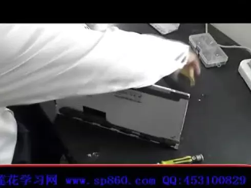 笔记本液晶屏换灯管教程_笔记本电脑维修视频教程