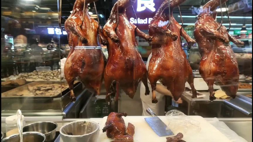 你还没见过在超市吃饭的吧?在广州家乐福超市可以吃饱饭再回来
