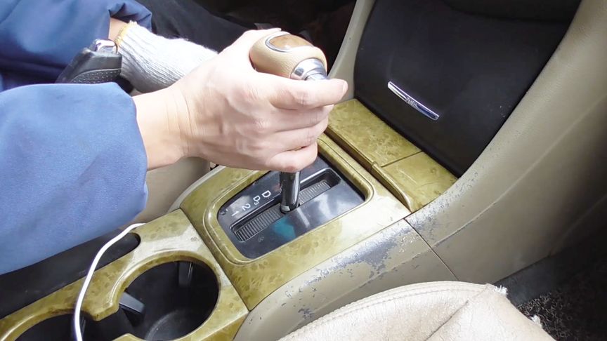 看老司机安装本田雅阁档位系统,自动挡结构就是这样的