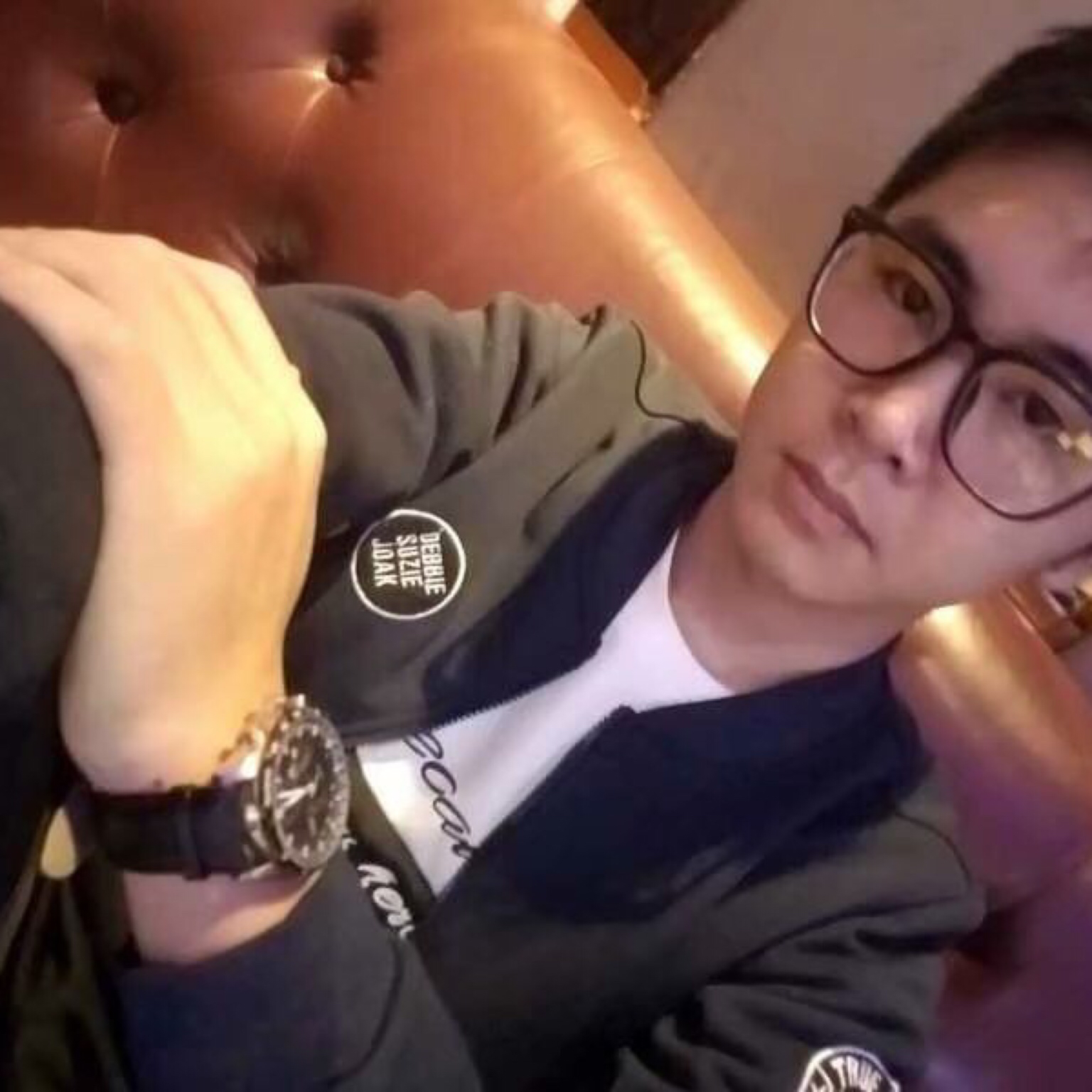 浪迹天涯看明月 