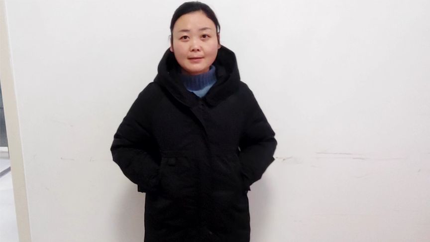 休闲款羽绒服制作过程,自己冲的绒就是暖和,时尚又保暖。