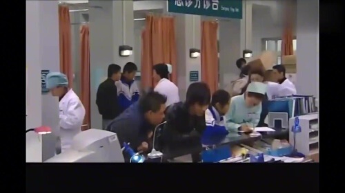 学生集体食物中毒事件,学校如何应对这一危机?