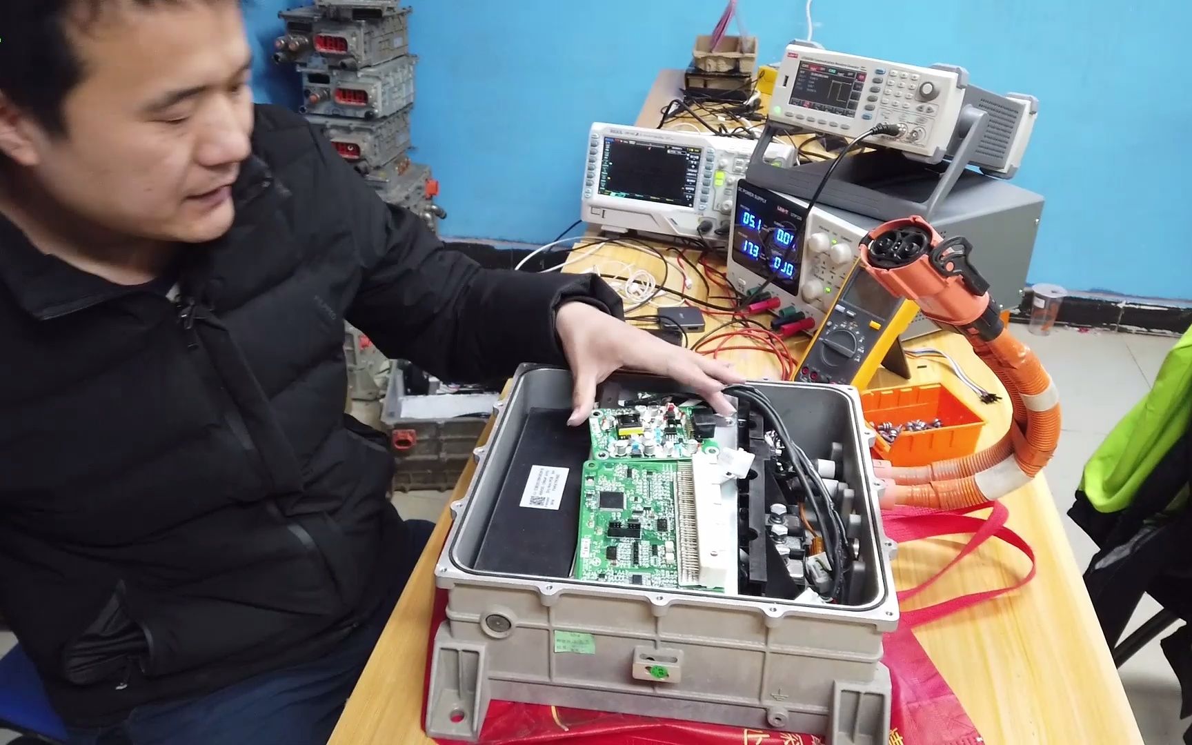 奇瑞新能源汽车电机缺相故障,电机控制器损坏,手把手教你维修!