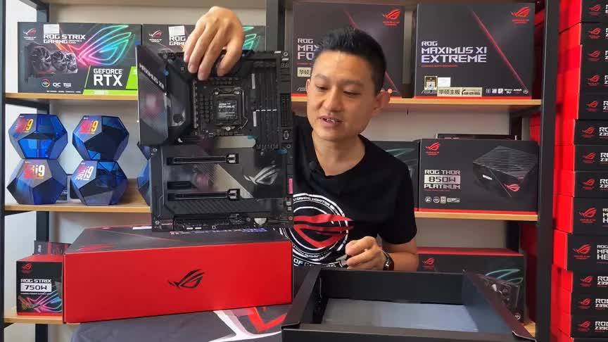 华硕ROG M12F开箱: 全副武装金属护甲!WIFI6 万兆网口到底如何?
