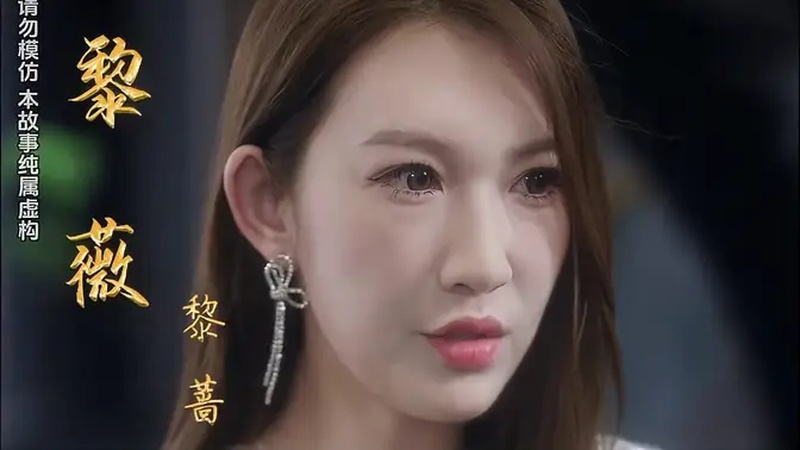 为了祭奠死去的亡妻,男人找了一个和妻子长得一模一样的女人