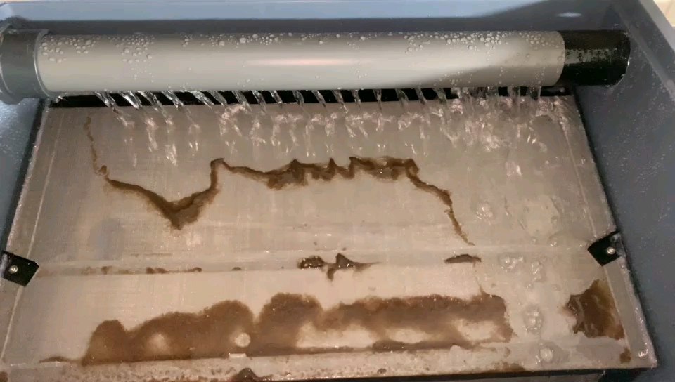 斜坡过滤箱,带反冲洗功能,自动收集鱼便。清自动清洗滤网。流量最大...