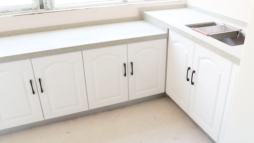 这套房子厨房设计才是亮点,空间虽然不宽敞,但一点也不乱