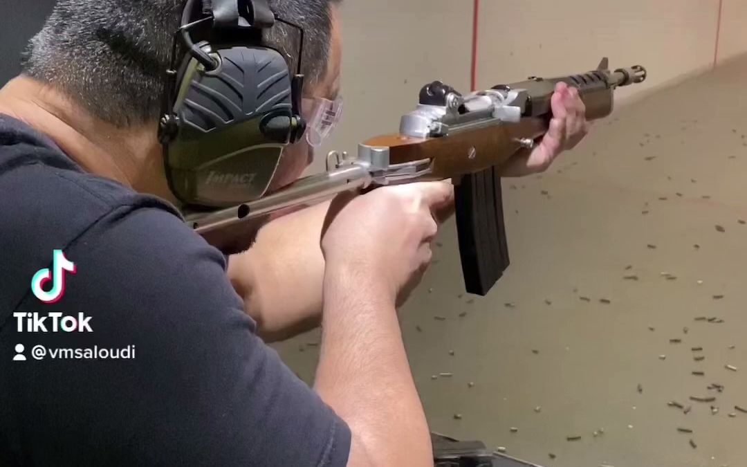 A-Team Mini-14全自动模式射击, 使用5.56mm弹药