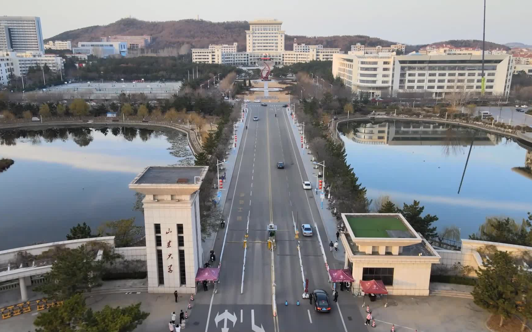 ...深度学习算法对学校建筑物实现了三维重建与目标识别(山东大学威海)