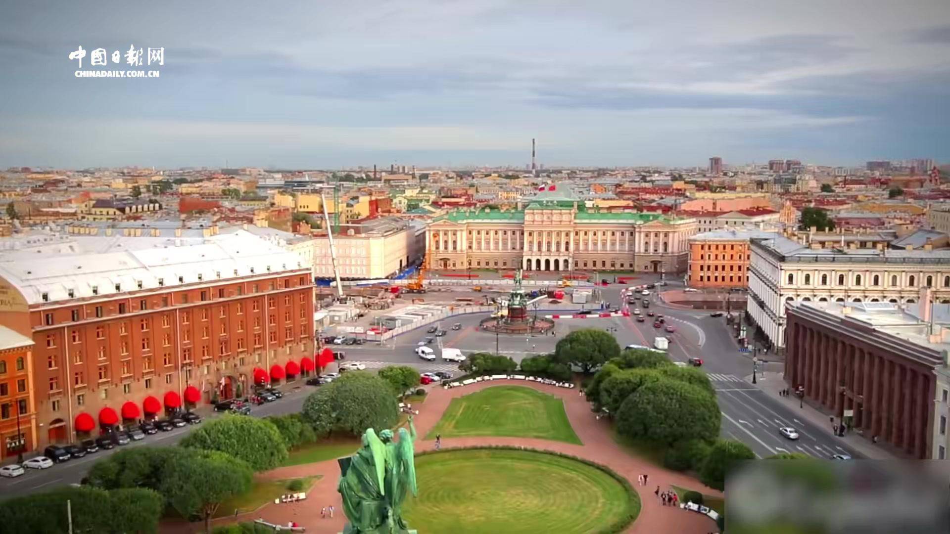 【上合峰会城市巡礼|走进圣彼得堡:涅瓦河畔的明珠】运河纵横交错,...