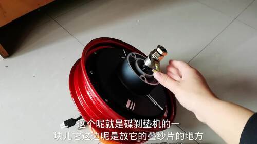 拆开80码速度电动车的电机和控制器,看看细节,原来还有一根总线