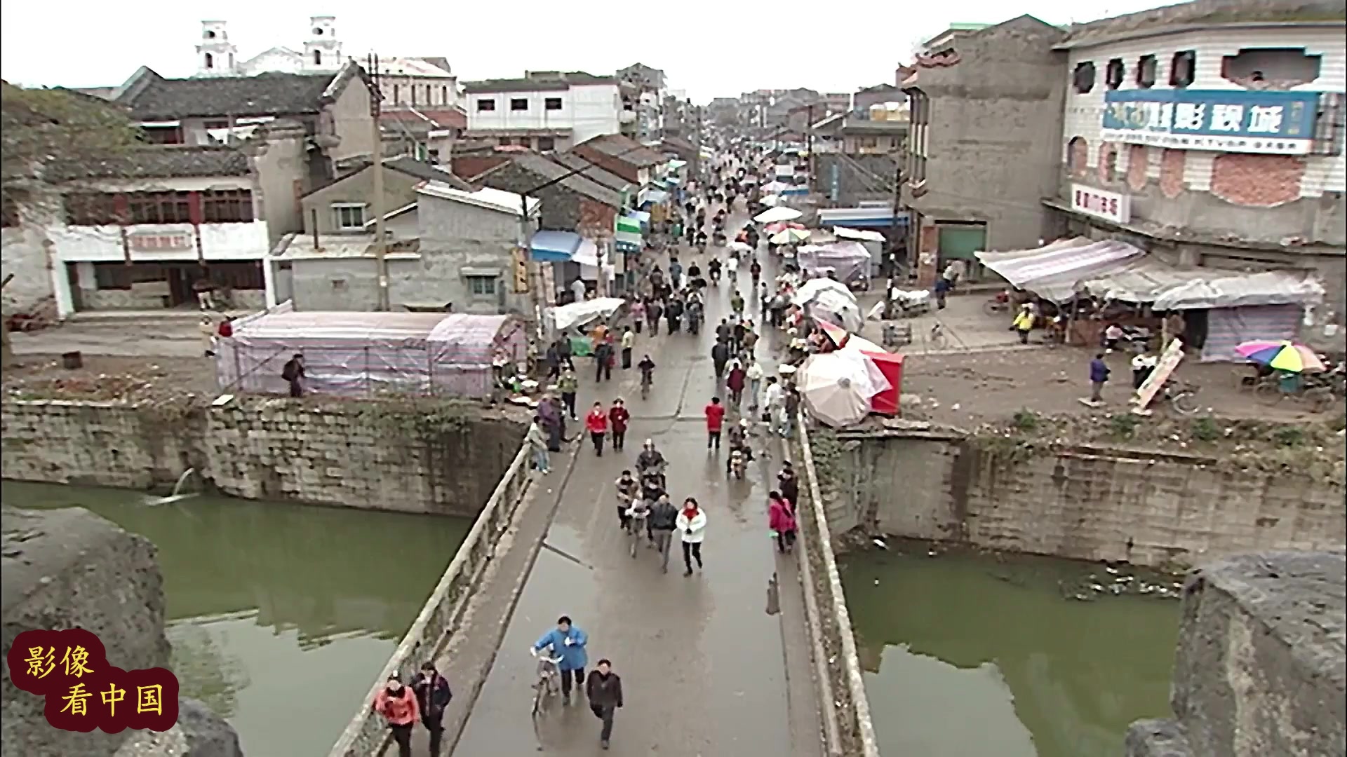 湖北记忆:荆州的怀旧影像,汽车很少自行车很多街景生活纪实