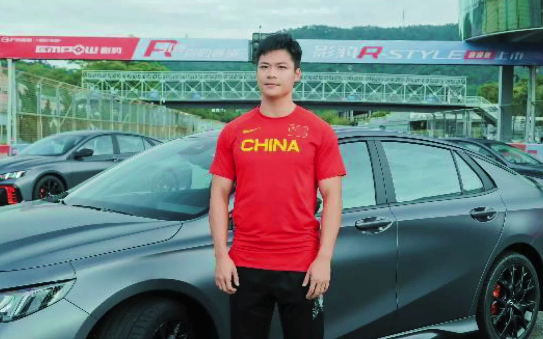 官方影豹赛道版养成记!作为一款“养成系”车型, 影豹自诞生之初即...