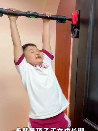 ...能坚持更久,男人的乐趣就这么简单~#家用健身单杠 #单杠 #成长力计划