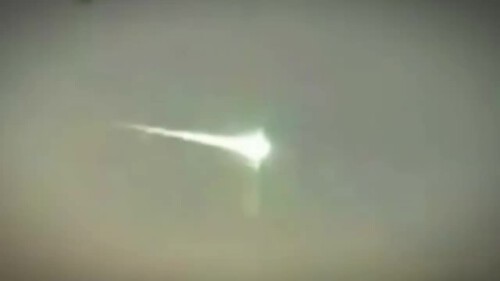 直径20米的陨石被莫名击穿,有谁在保护人类?靠谱的解释出现