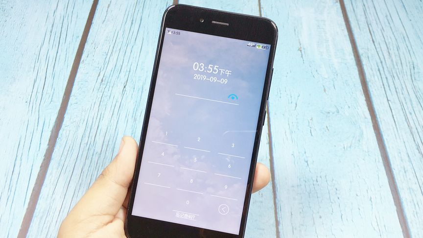 把当前时间设为锁屏密码,秒变时间锁,太实用了