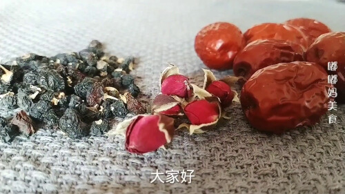 玫瑰花加大枣和枸杞,90岁奶奶告诉我一个方法,作用实在太厉害了