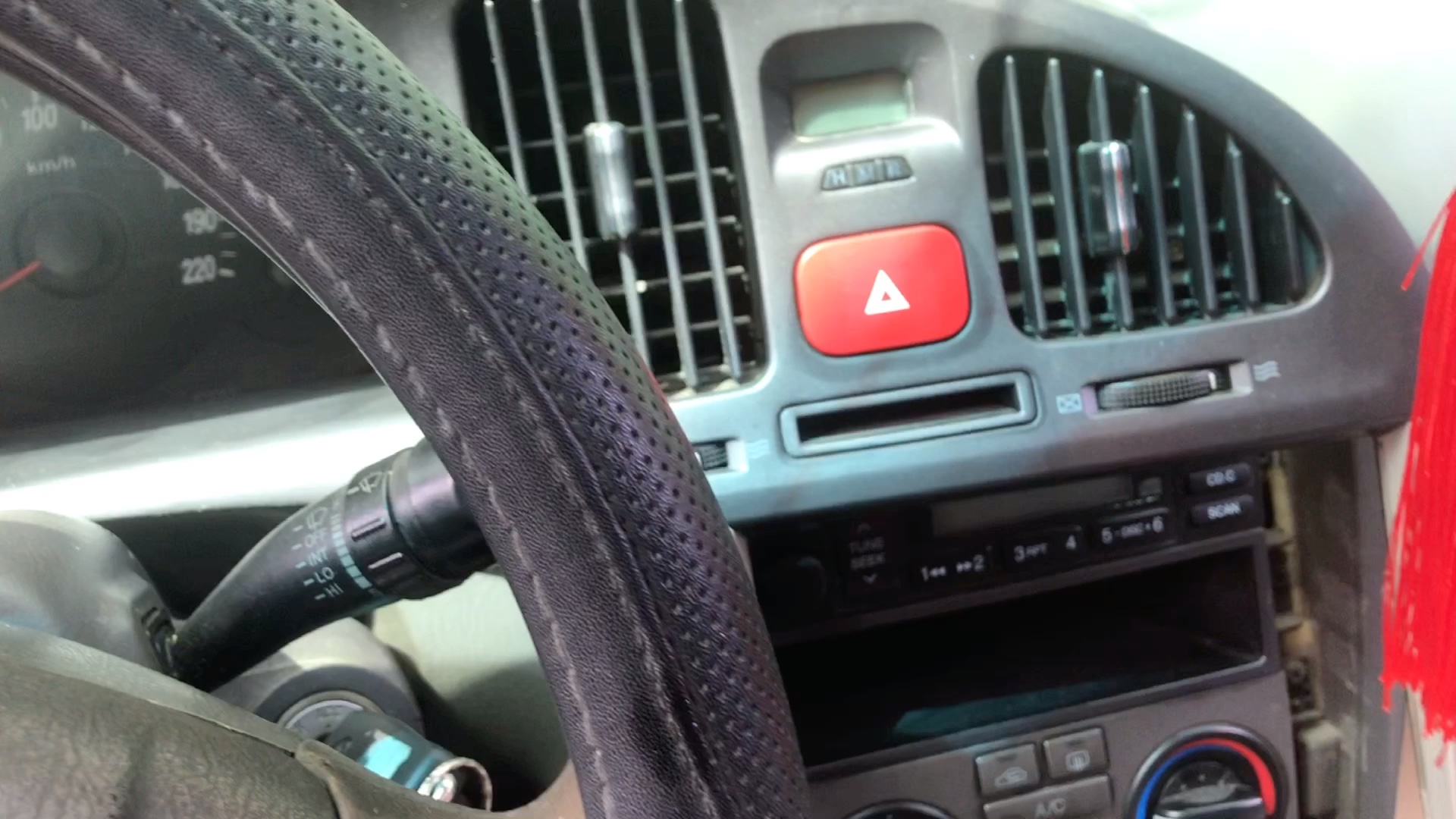 05年伊兰特,两百块加装倒车影像