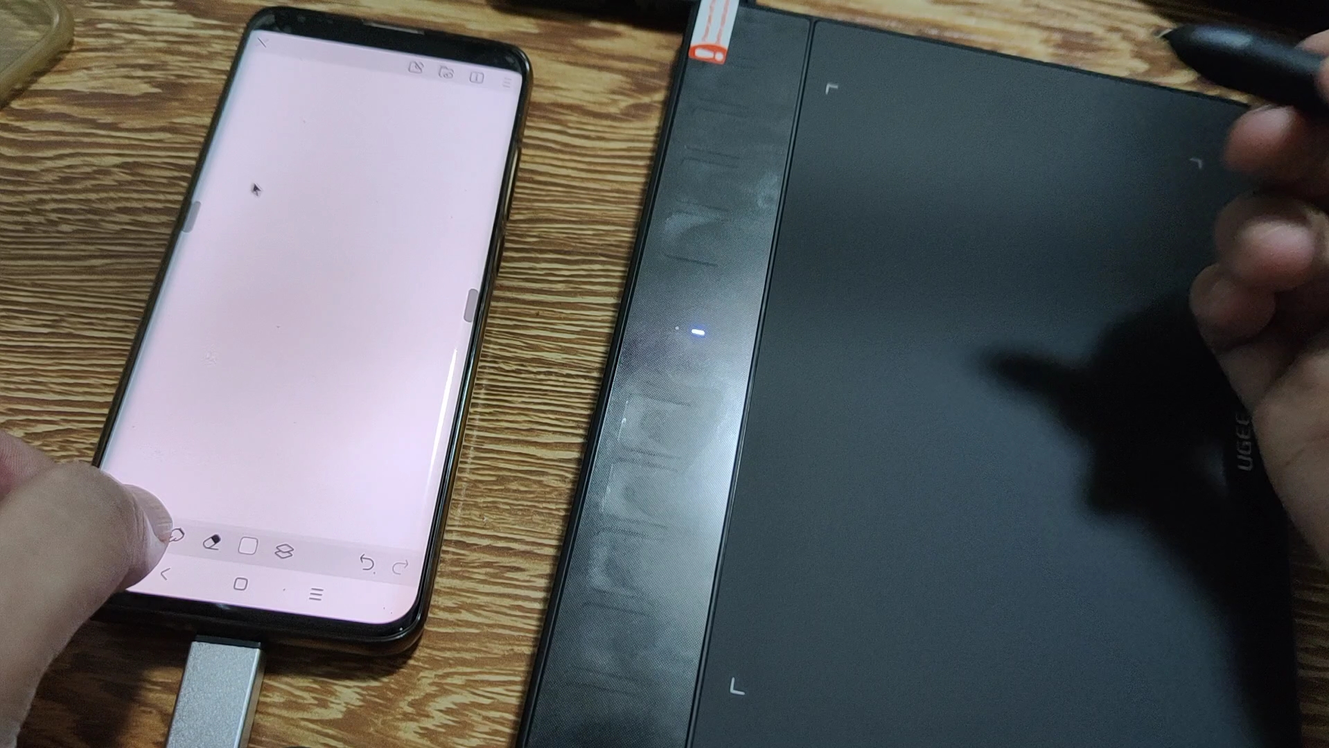 UGEE友基S640W-E 的链接手机绘画评测