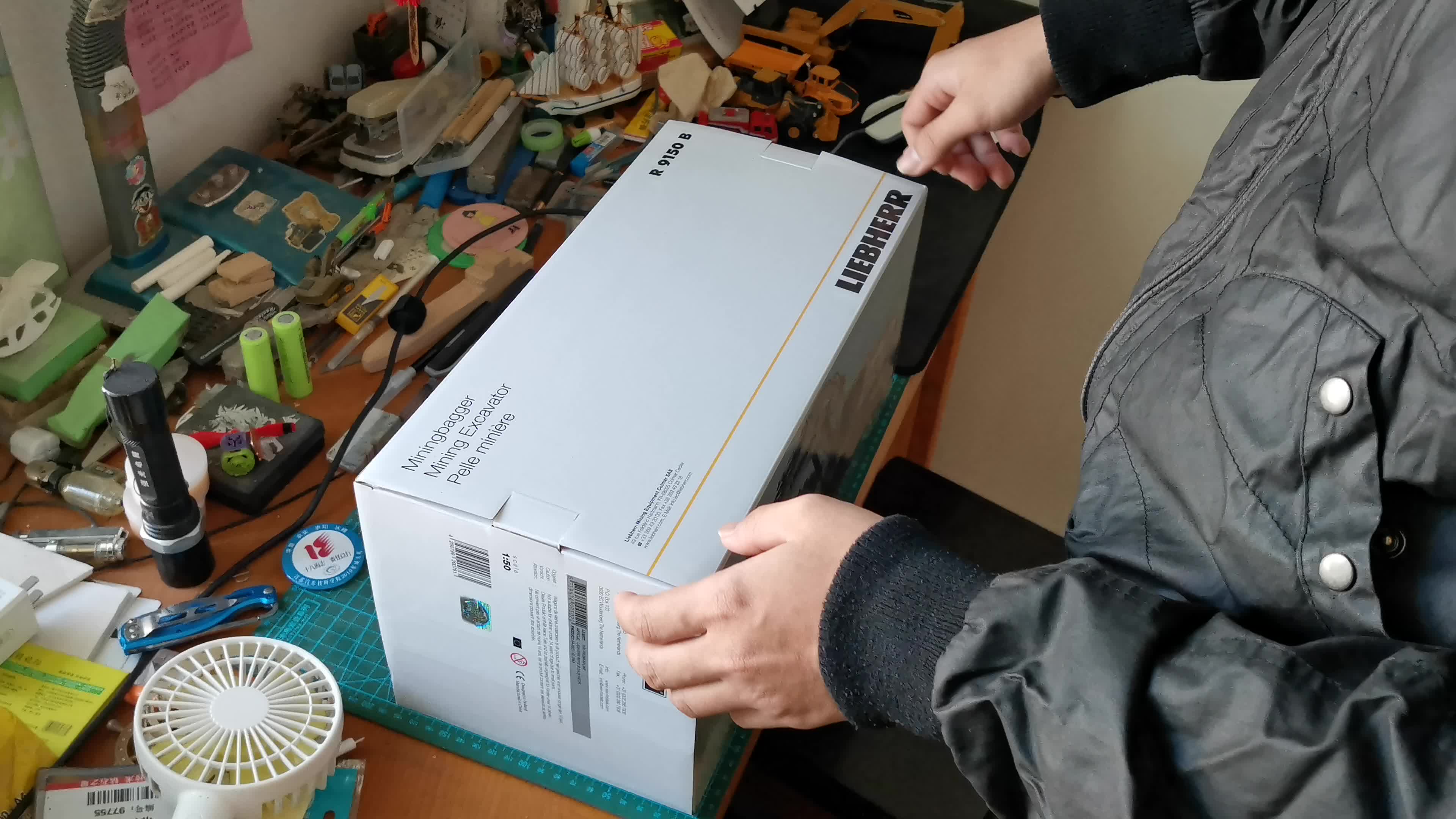 WSI MODELS,LIEBHERR-R9150B