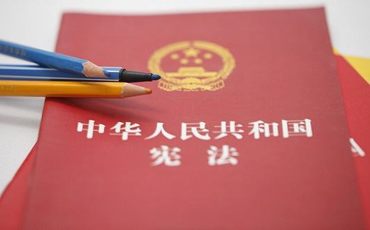 学校公开学生成绩,违法!