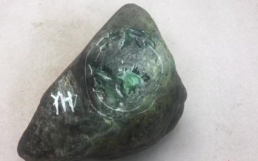 翡翠赌石之活癣死癣大比拼开窗竟是冰种绿!震撼眼球!多利多