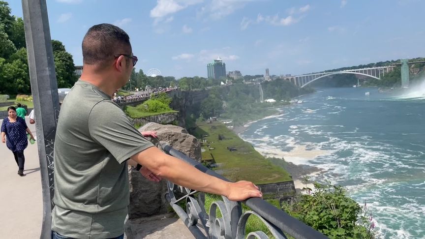 有朋自温哥华来多伦多,不亦乐乎,尼亚加拉大瀑布必去
