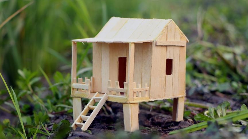 DIY工艺品,吃完的冰棒棍不要扔用来制作小木屋,制作步骤分享!