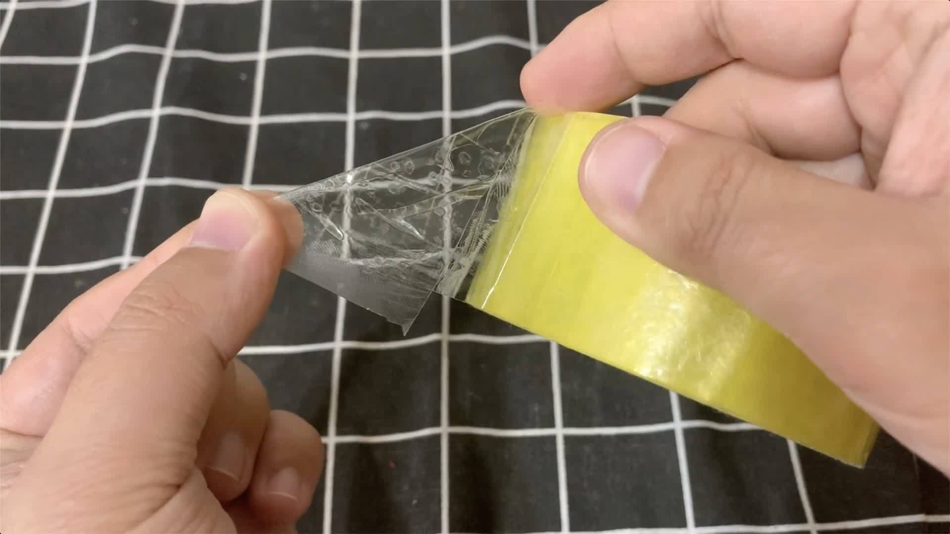 把胶带折个三角形,原来这么实用,不用其它工具,徒手就能撕开
