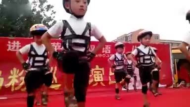 宝贝舞蹈视频教学 幼儿园舞蹈 《我是男孩我最强》