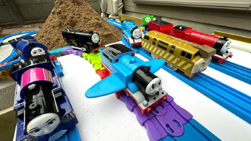 托马斯小火车玩具轨道模型拼搭