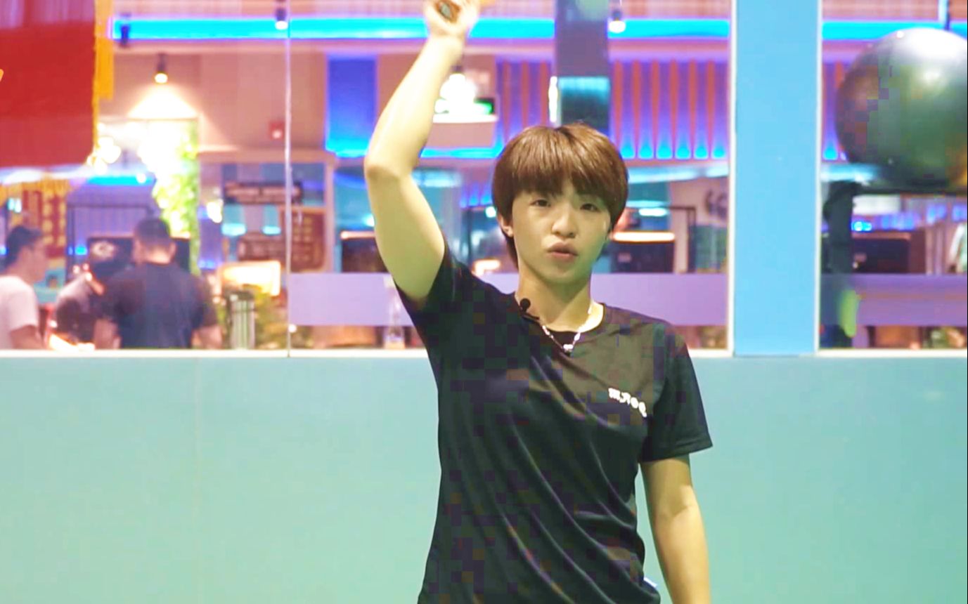 【羽毛球教学】小桦教你正手高远球如何打的又高又远?