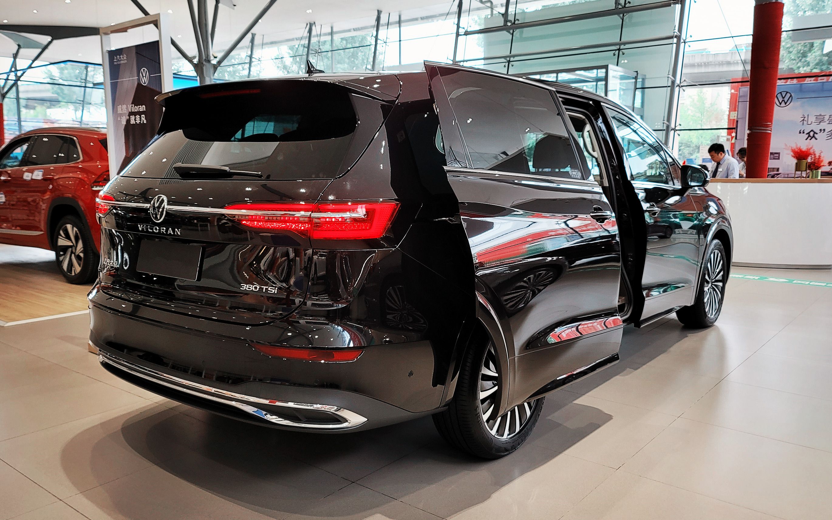 大众最壕MPV降1.7万!整车设计凸显质感,现在价格真不对标GL8!