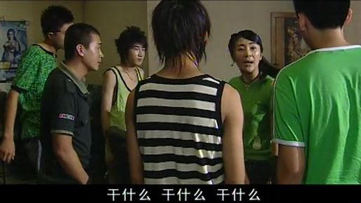 打CS开作弊,被众人团团围住,结果惊呆了!