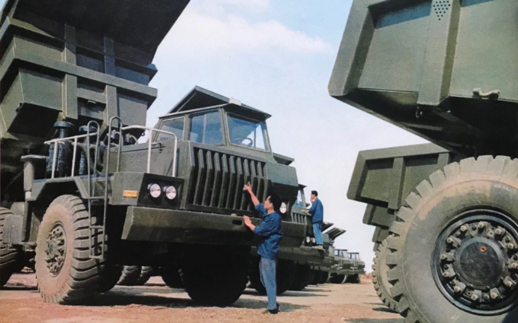 【1971中国微纪录】国产32吨重型自卸车/上海牌小客车【SH380/SH...