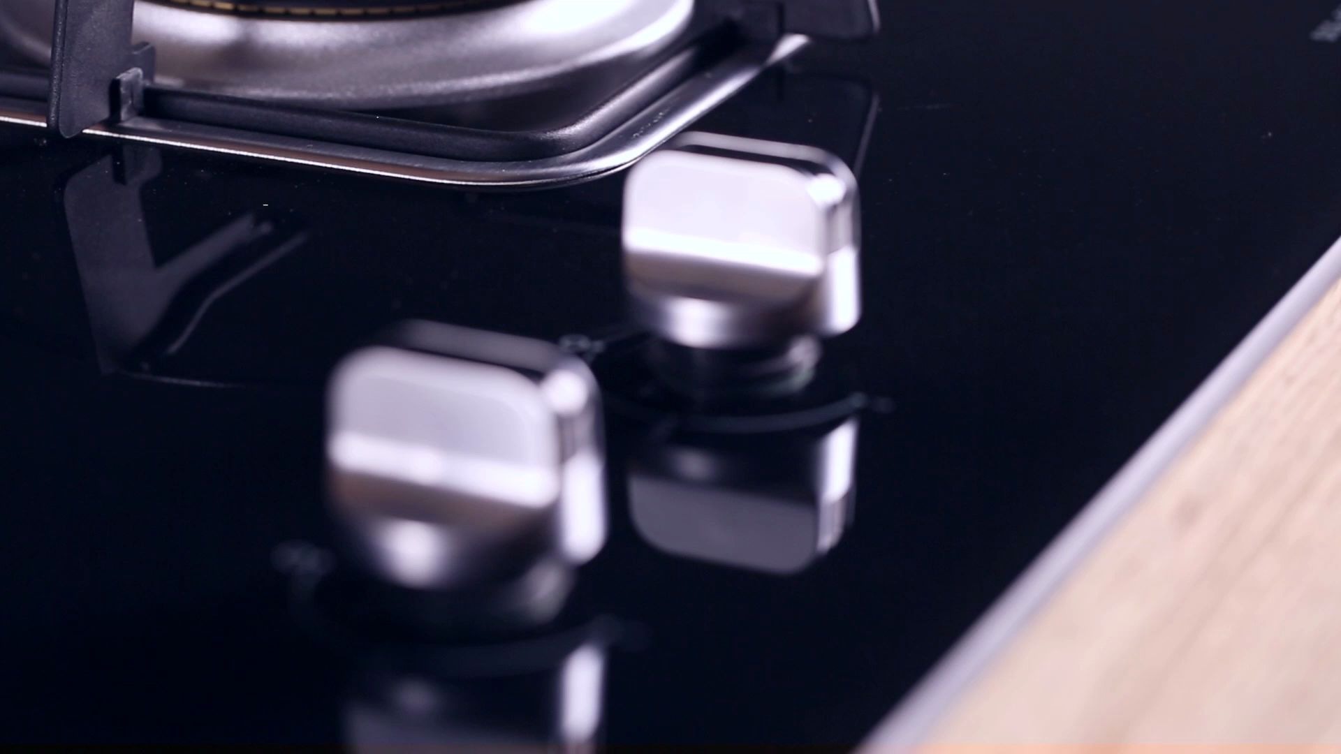 樱花燃气灶,全铜炉头组,耐高温耐酸碱,不易变形易清洁